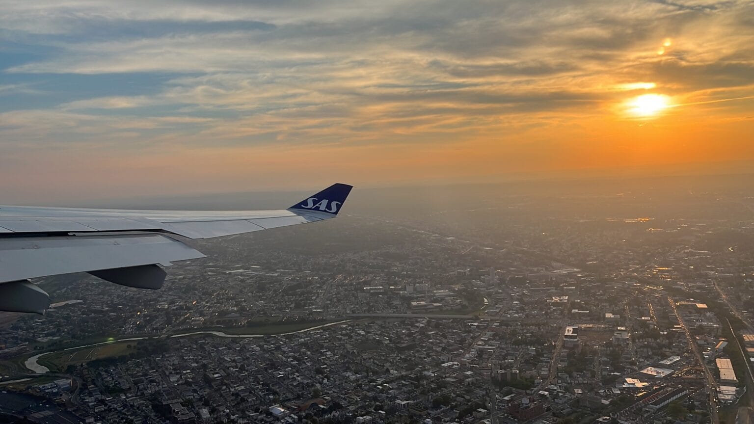 La taxe sur les billets d’avion augmente en 2025 : quels impacts pour ...